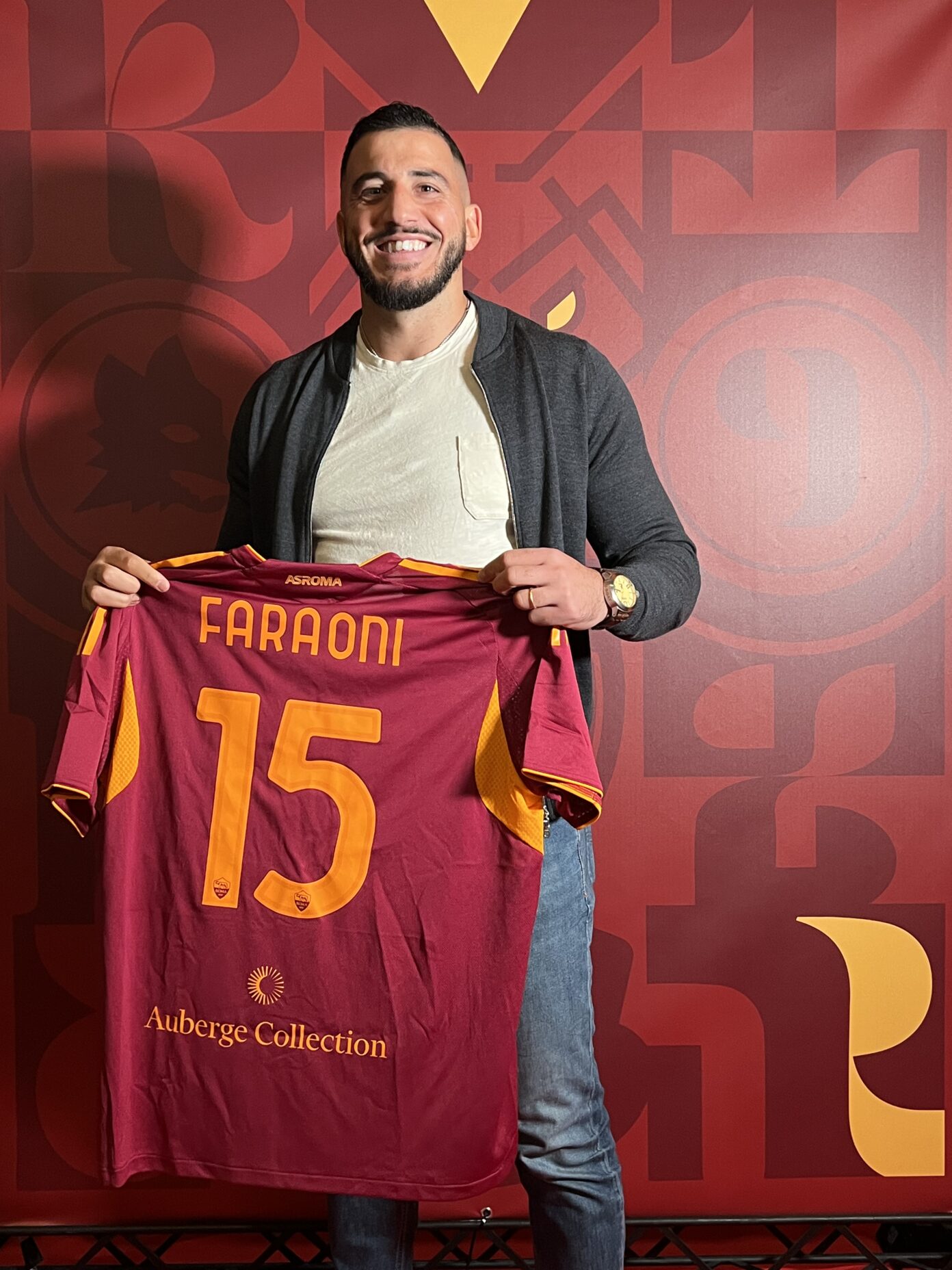 Mattia Faraoni riceve dalla AS Roma la maglia – AGIMEG